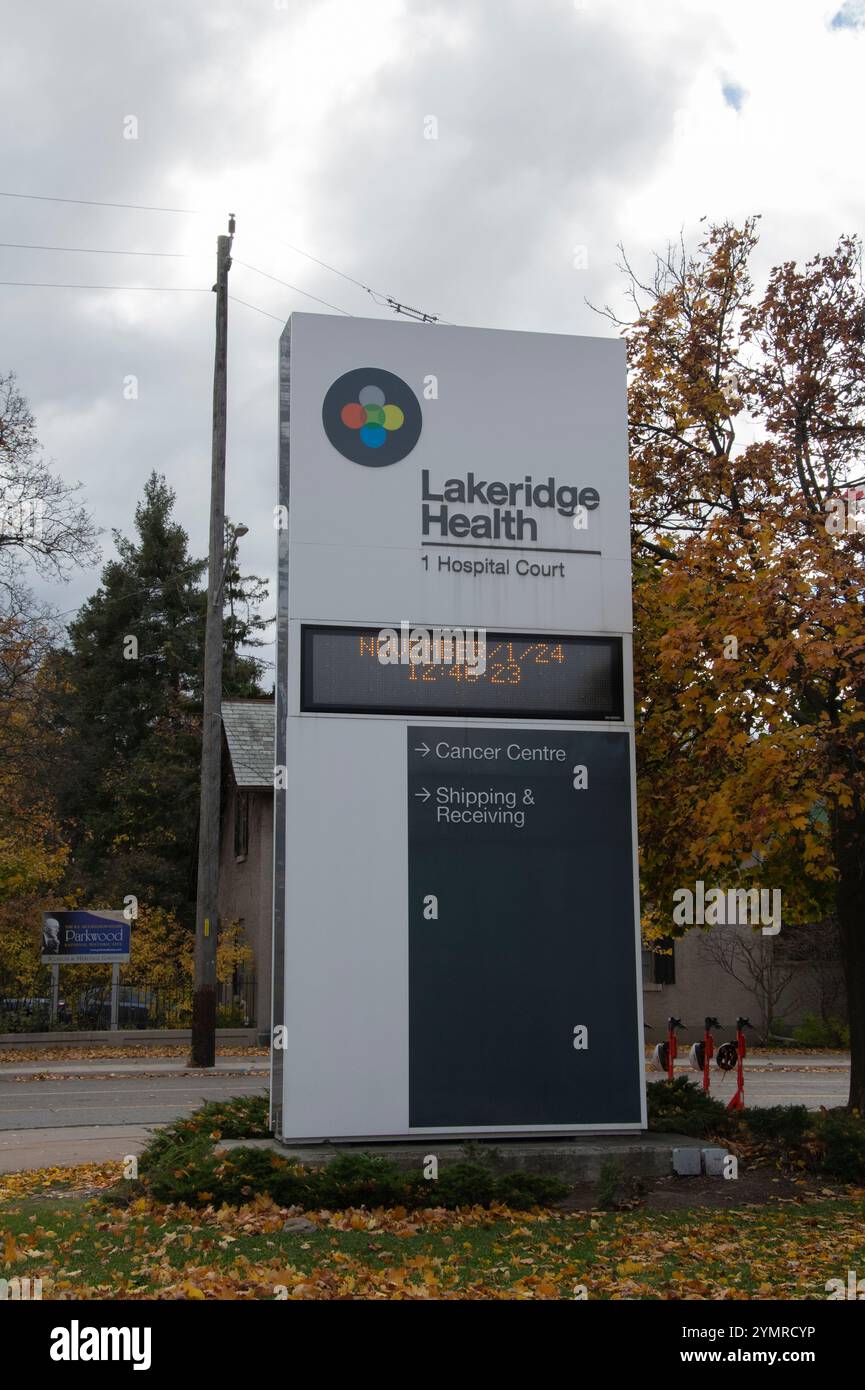 Hospital sign signs signage hi-res stock photography and images - Alamy