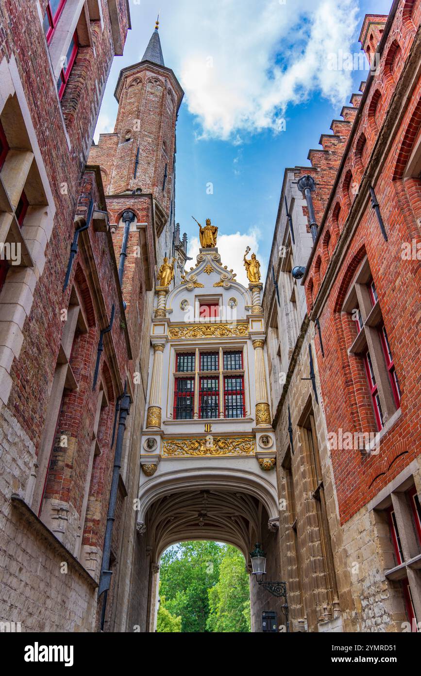 Skywalk at Blind Donkey Street in Bruges, Belgium Stock Photo - Alamy