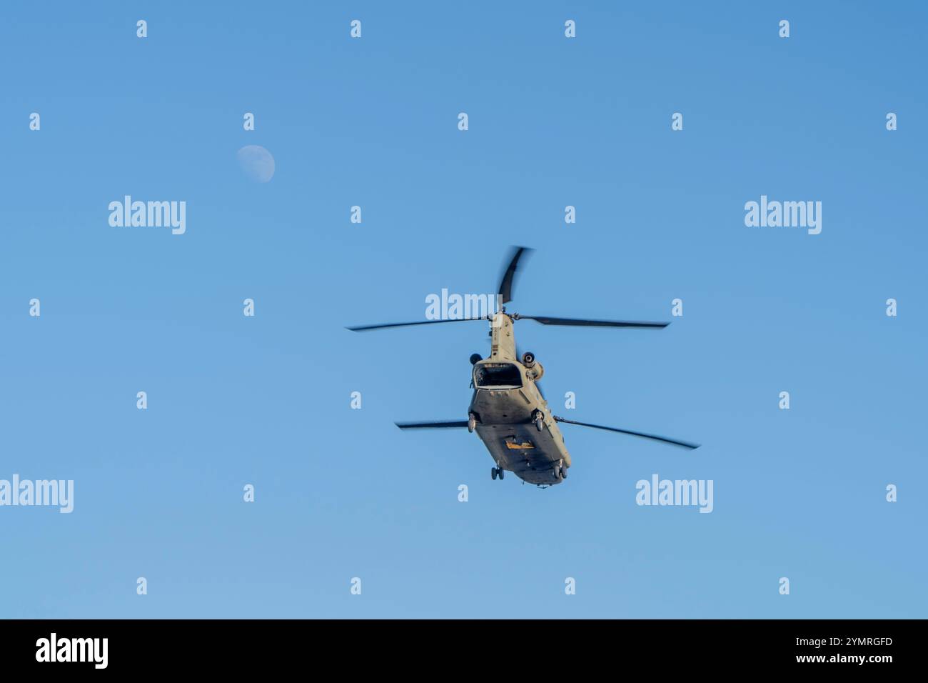 25th Combat Aviation Brigade Soldiers conduct deck landing ...