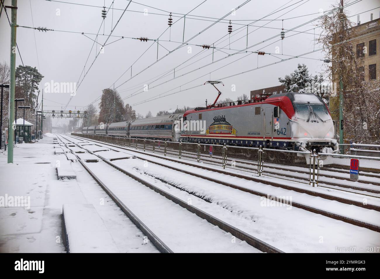 Amtrak 642 on the Amtrak Keystone line in Ardmore PA Stock Photo - Alamy