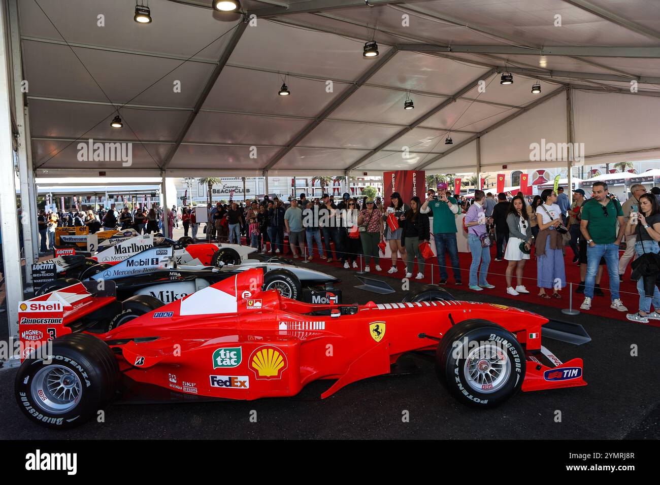 Las Vegas, NV, USA. 22nd Nov, 2024. Fans look at F1 cars during the F1 ...