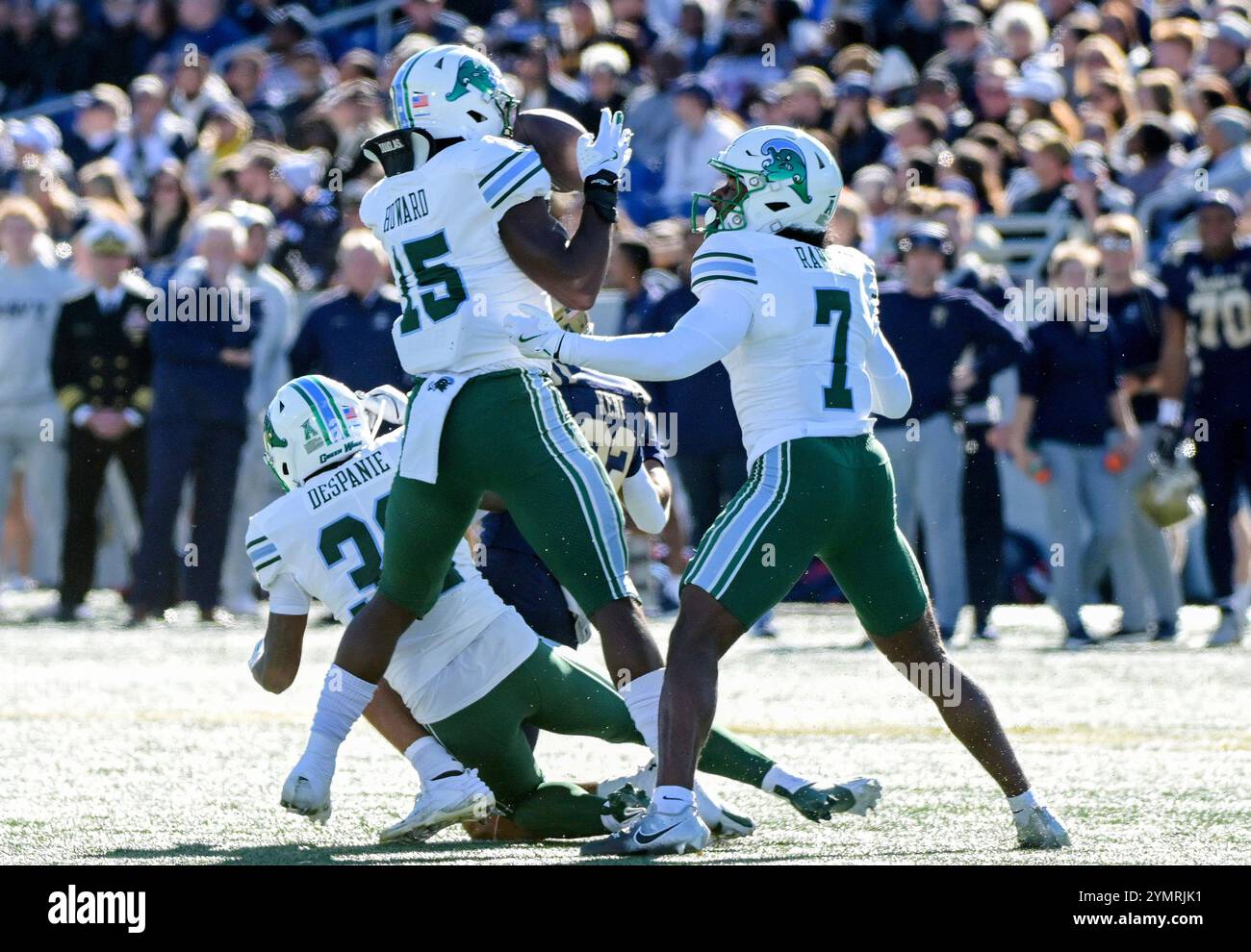 ANNAPOLIS, MD - NOVEMBER 16: Tulane Green Wave linebacker Sam Howard ...