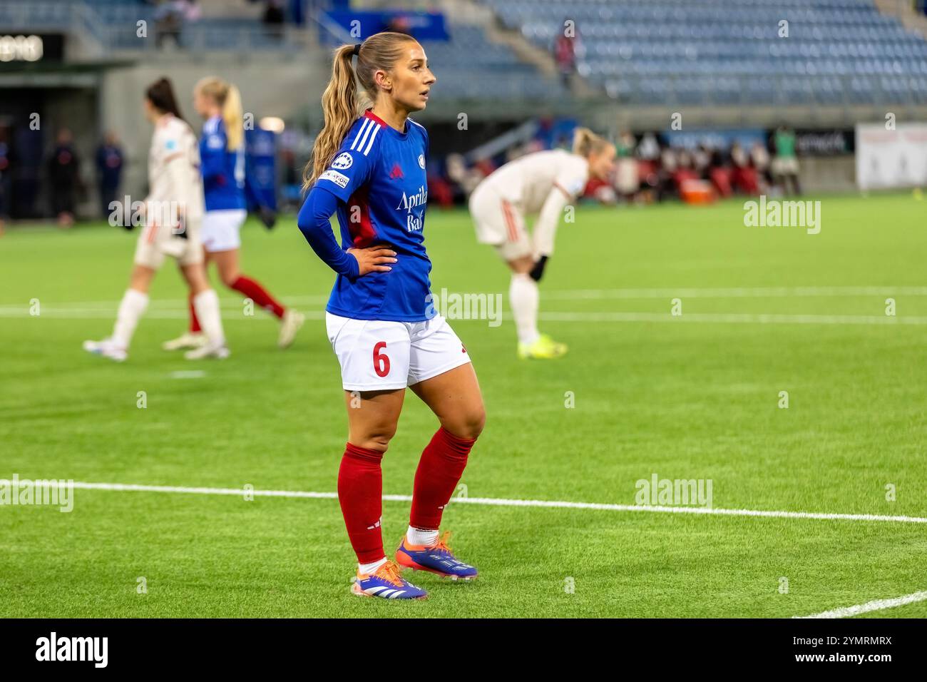 Oslo, Norway. 21st, November 2024. Tilde Lindwall (6) of Vaalerenga ...