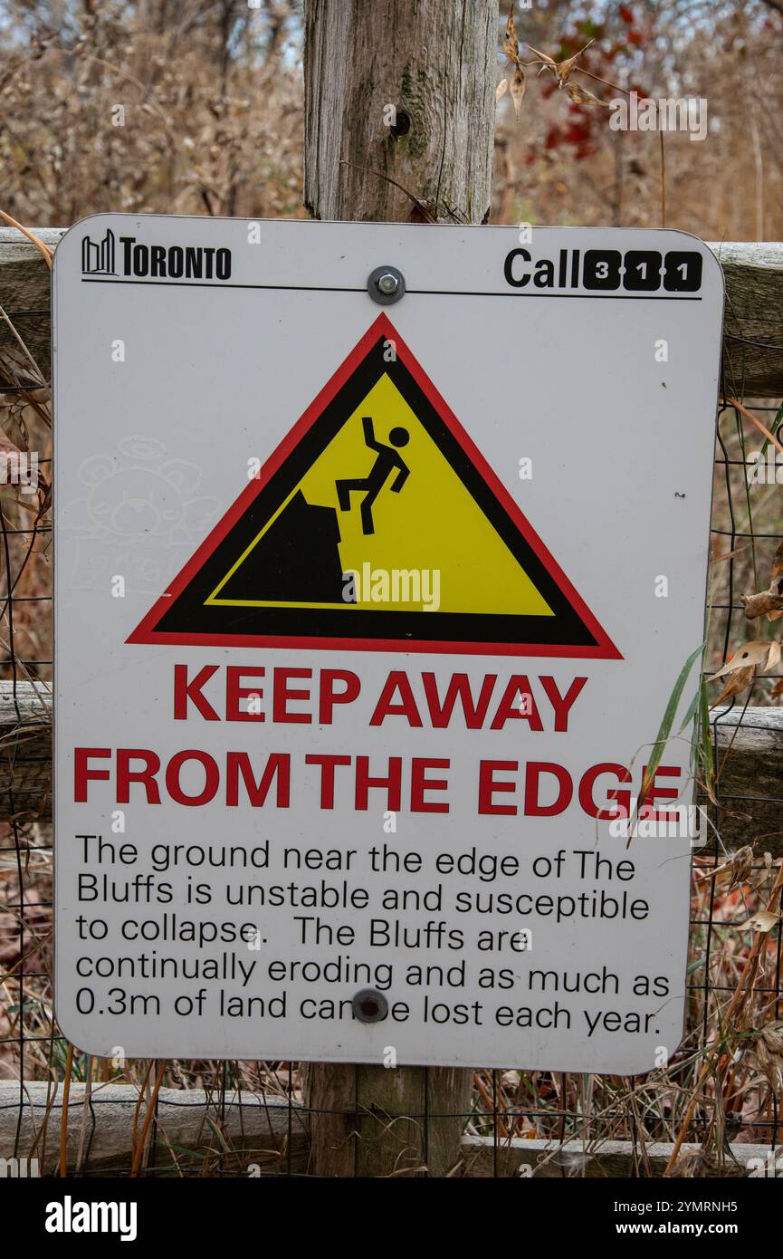 Danger sign keep away from the edge at Bluffer's Park in Scarborough ...