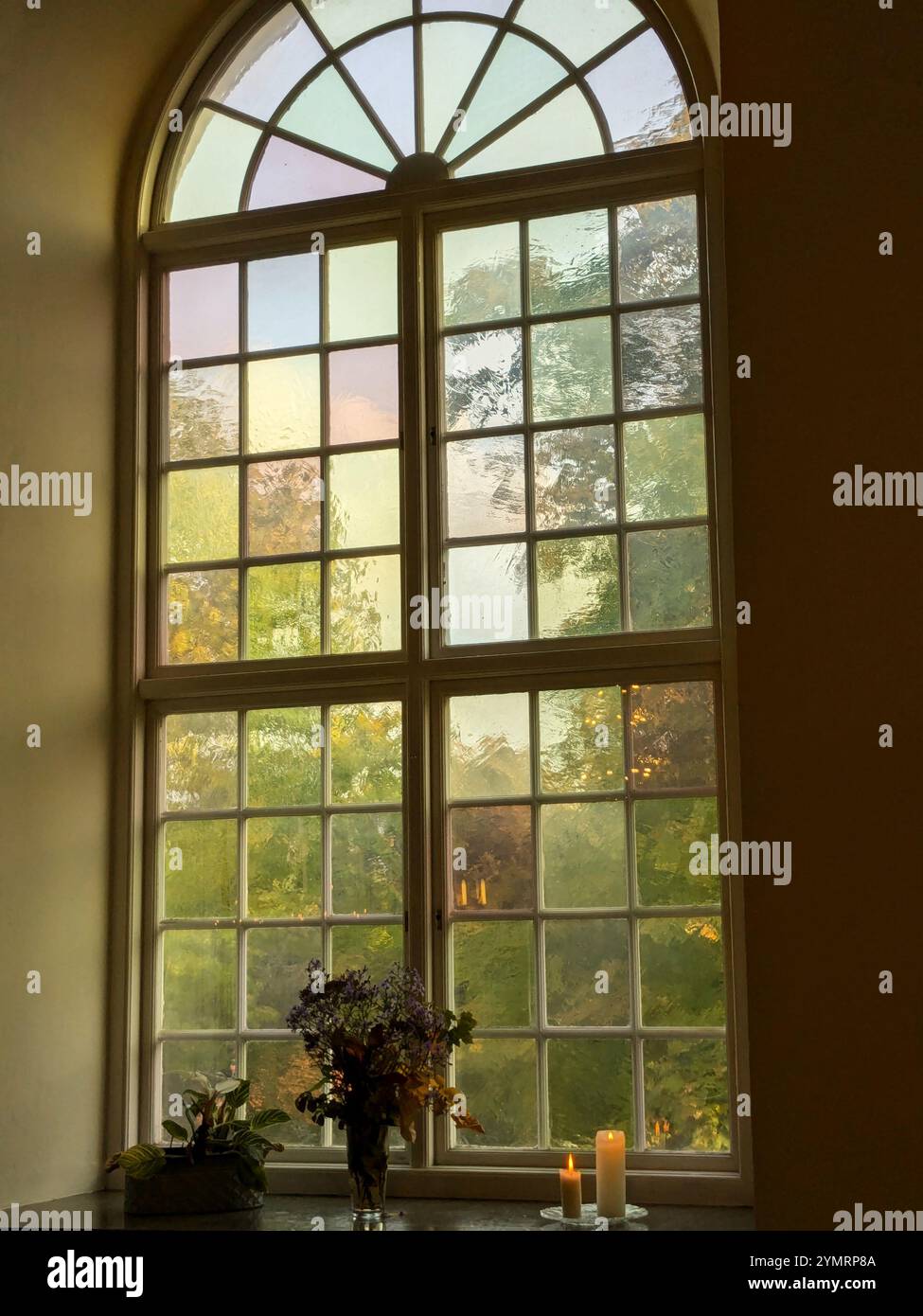 Stained glass window elegant hi-res stock photography and images - Alamy