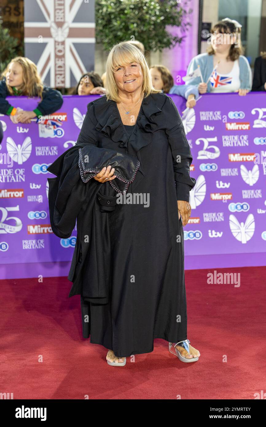 Celebs attend the Pride of Britain Awards Featuring: Linda Robson Where ...