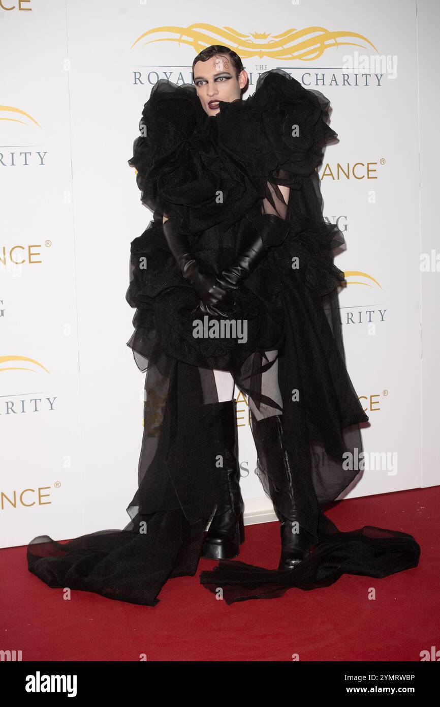 Royal variety performance show arrivals hi-res stock photography and ...