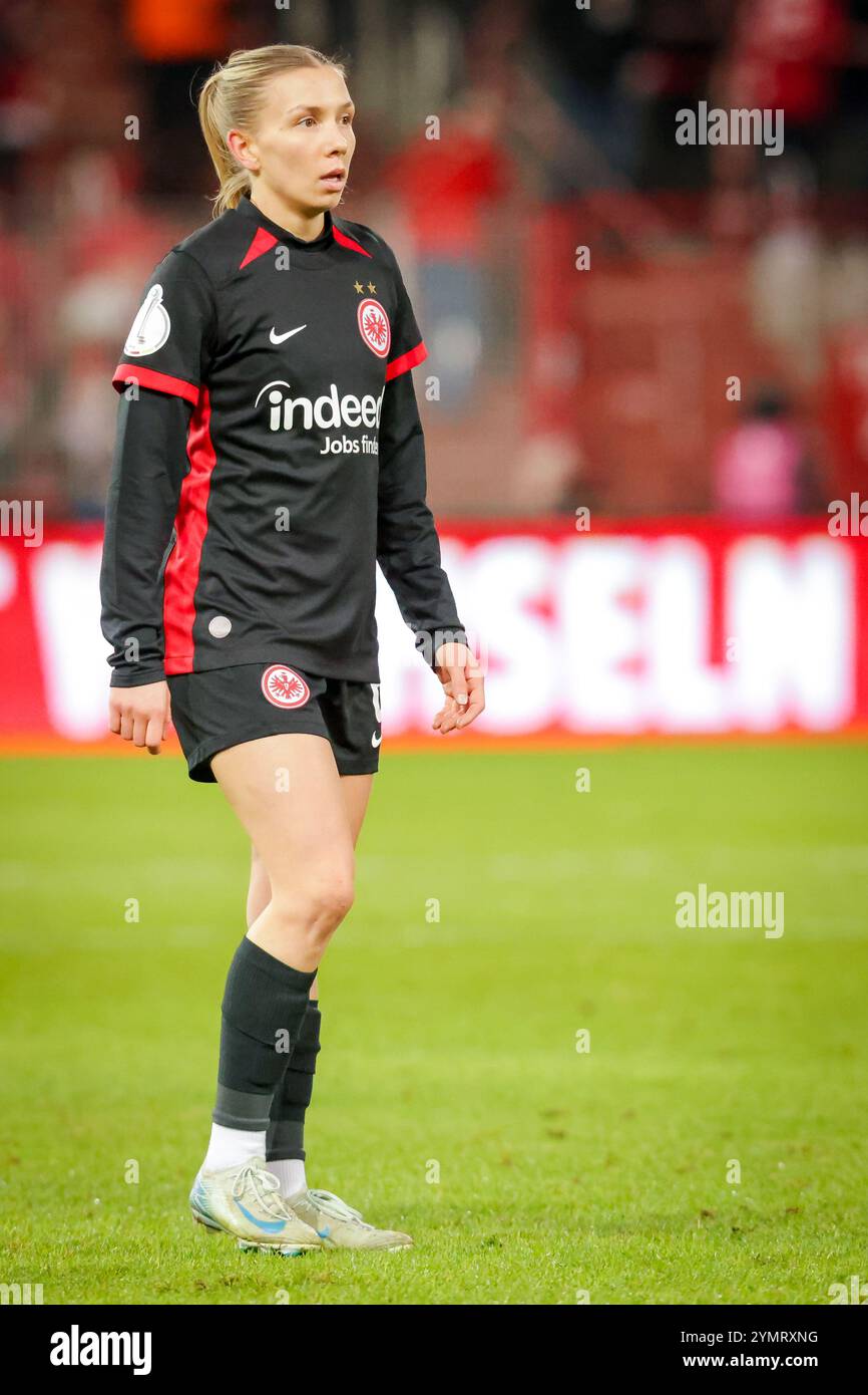 Berlin, Germany. 22nd Nov, 2024. Elisa Senss (6) of Eintracht Frankfurt ...