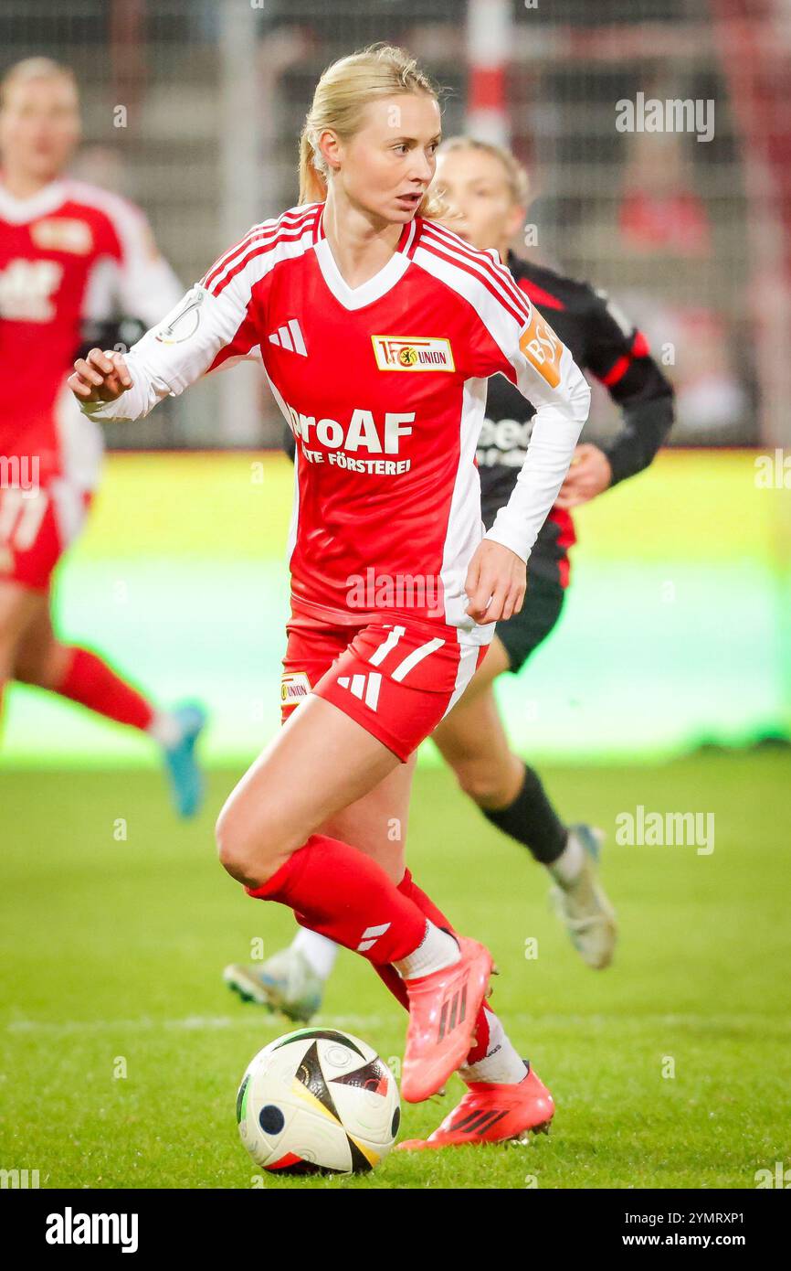 Berlin, Germany. 22nd Nov, 2024. Judith Steinert (17) of Union Berlin ...