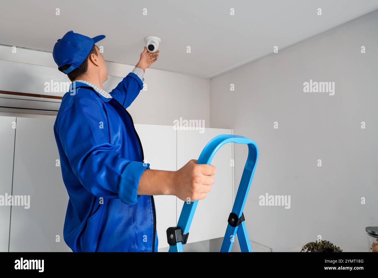Security camera inside office hi-res stock photography and images - Alamy