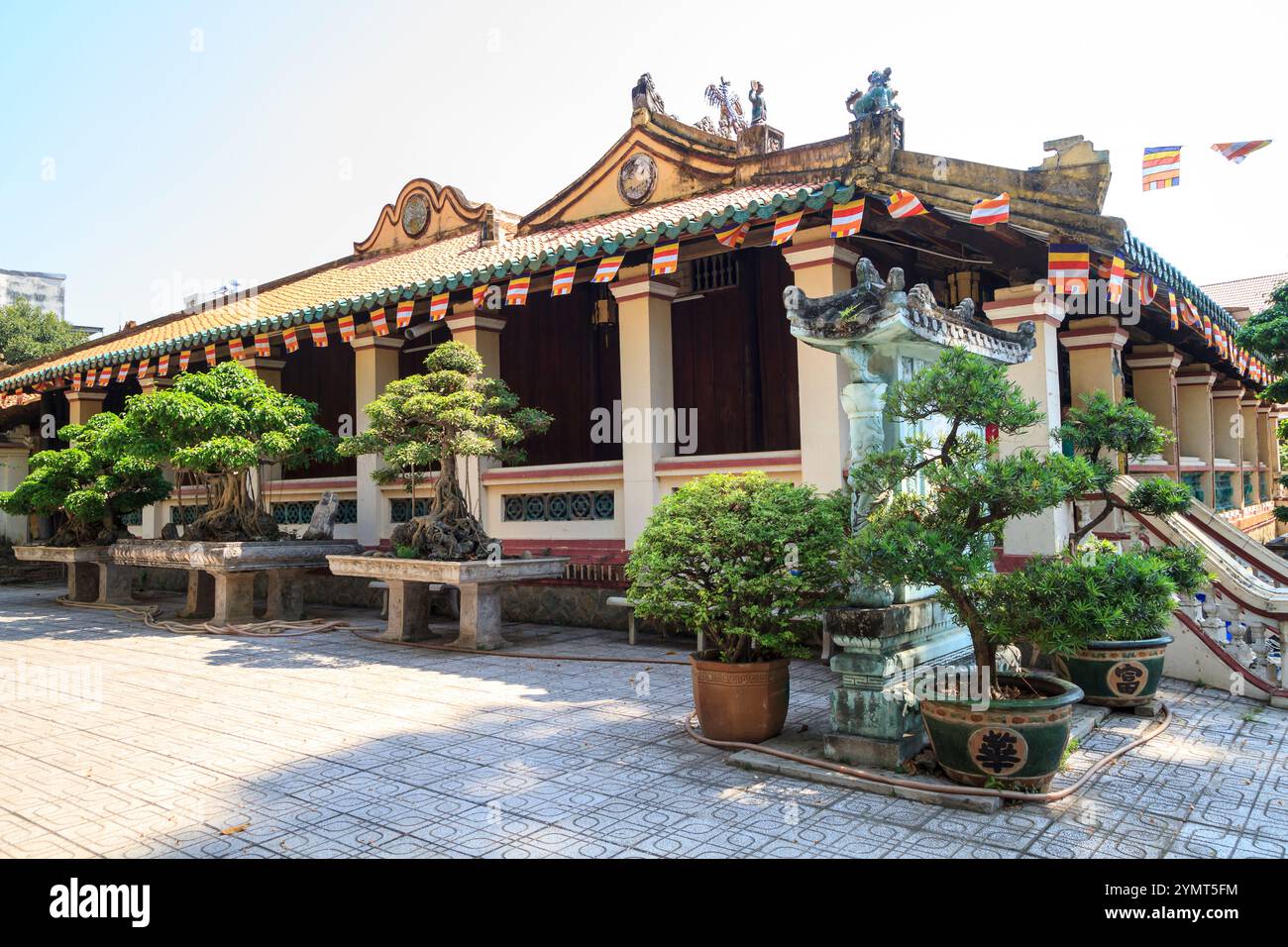 Dau pagoda hi-res stock photography and images - Alamy
