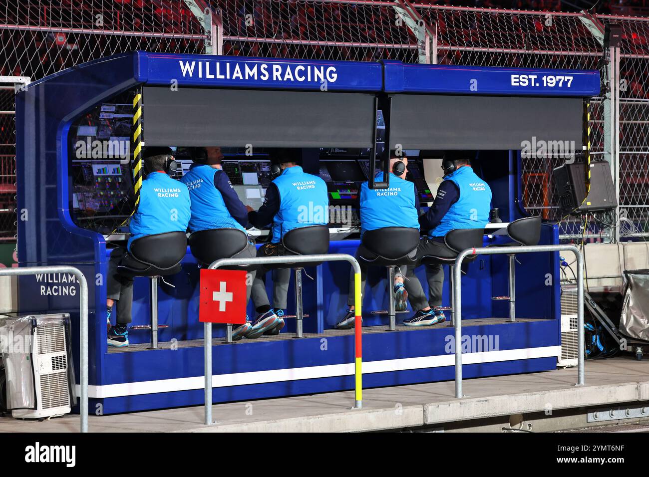 Williams racing pit gantry hi-res stock photography and images - Alamy