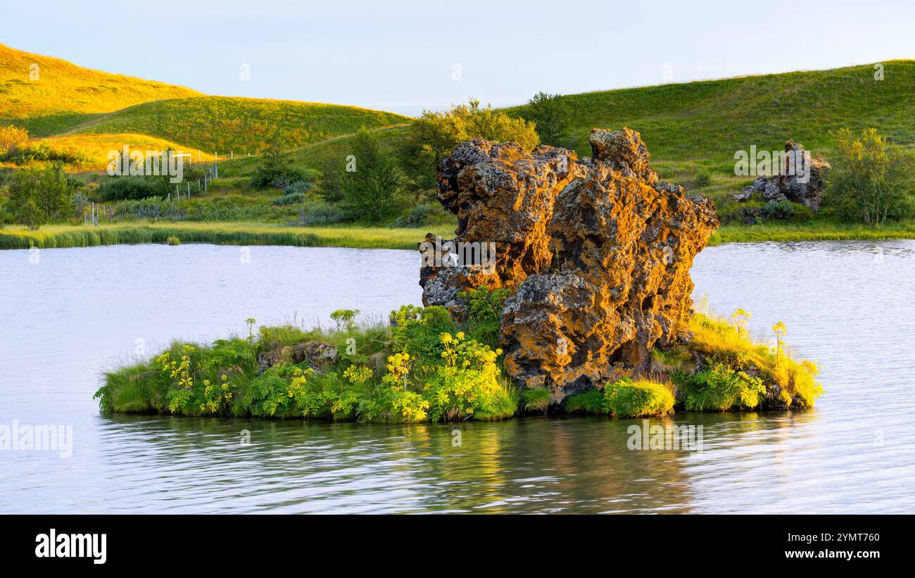 Hofdi Nature Park (Höfði) at sunset. Lake Mývatn, Skútustaðir, Iceland ...