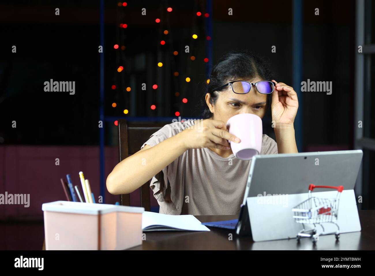 Creating a cozy atmosphere hi-res stock photography and images - Alamy