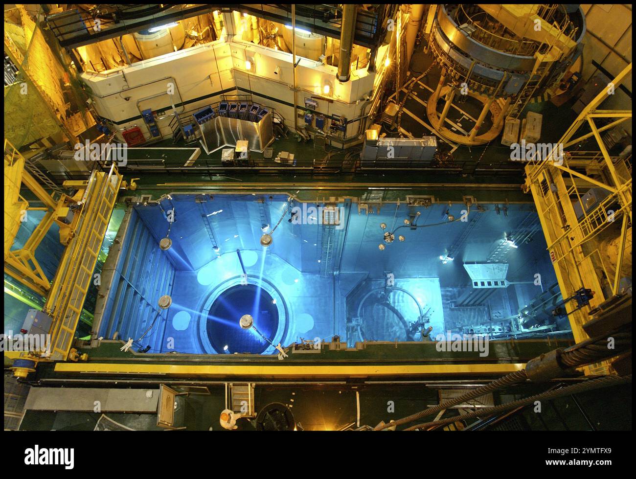 Reactor pool hi-res stock photography and images - Alamy
