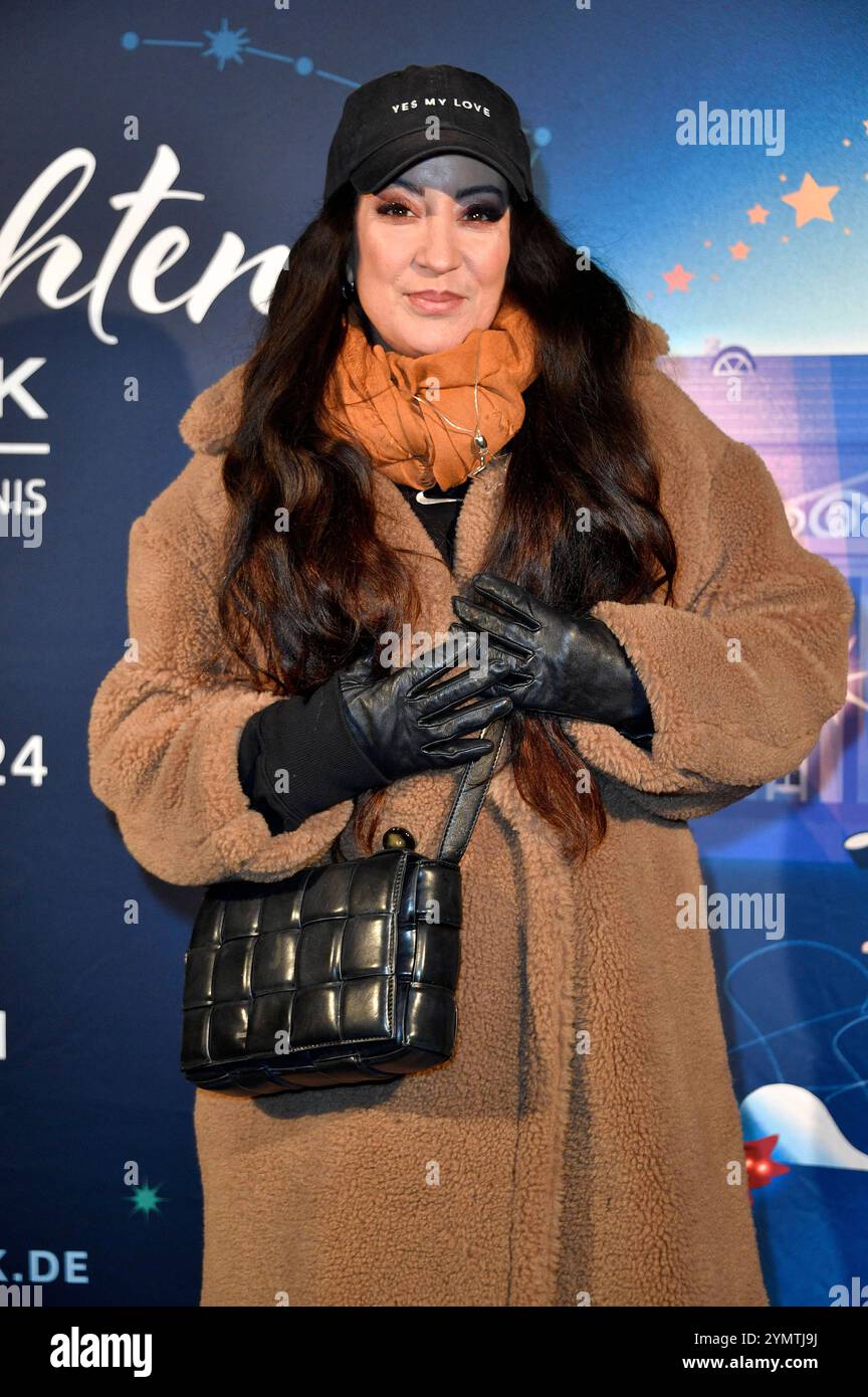 Miyabi Kawai bei der Eröffnung von Weihnachten im Tierpark 2024 am Schloss Friedrichsfelde im ...