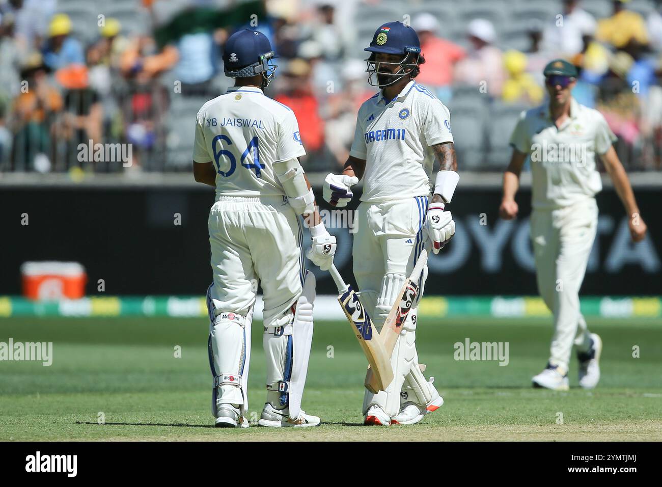 Mid pitch hi-res stock photography and images - Alamy