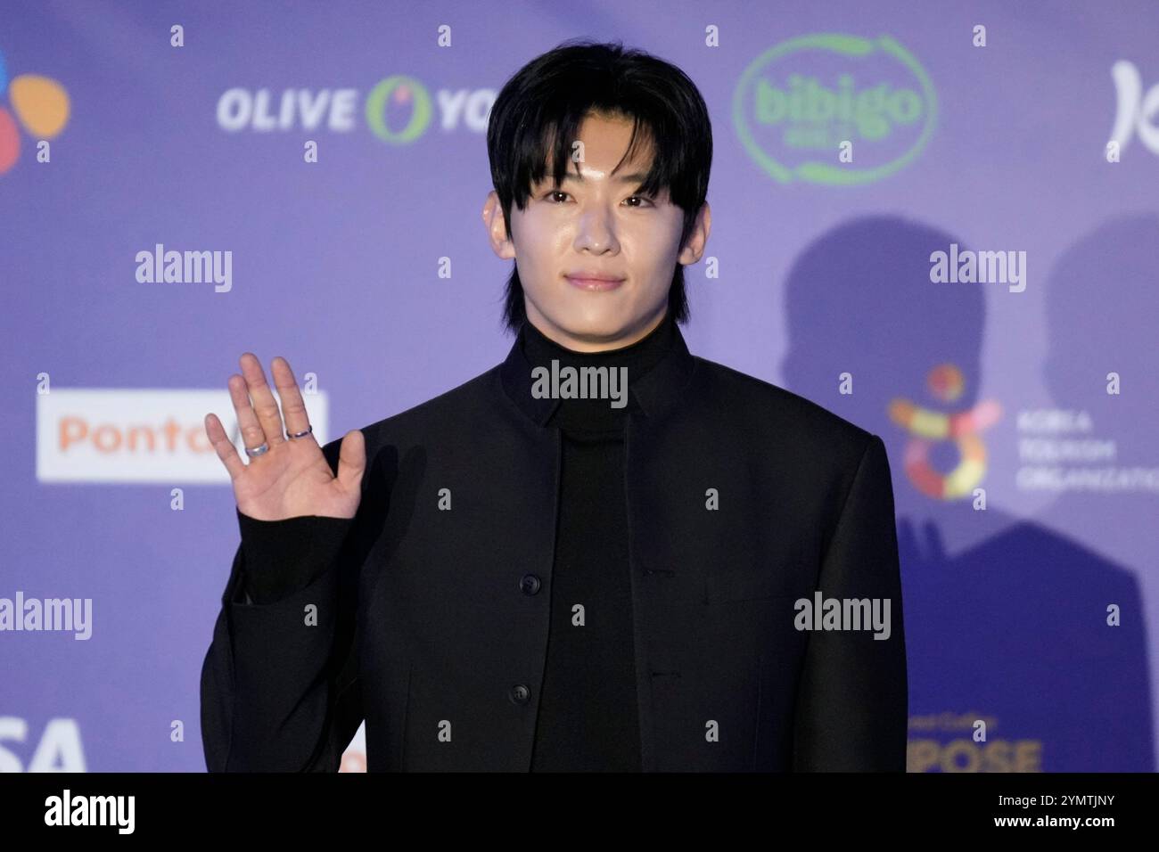 South Korean YouTuber DEX arrives for the red carpet of the MAMA Awards ...