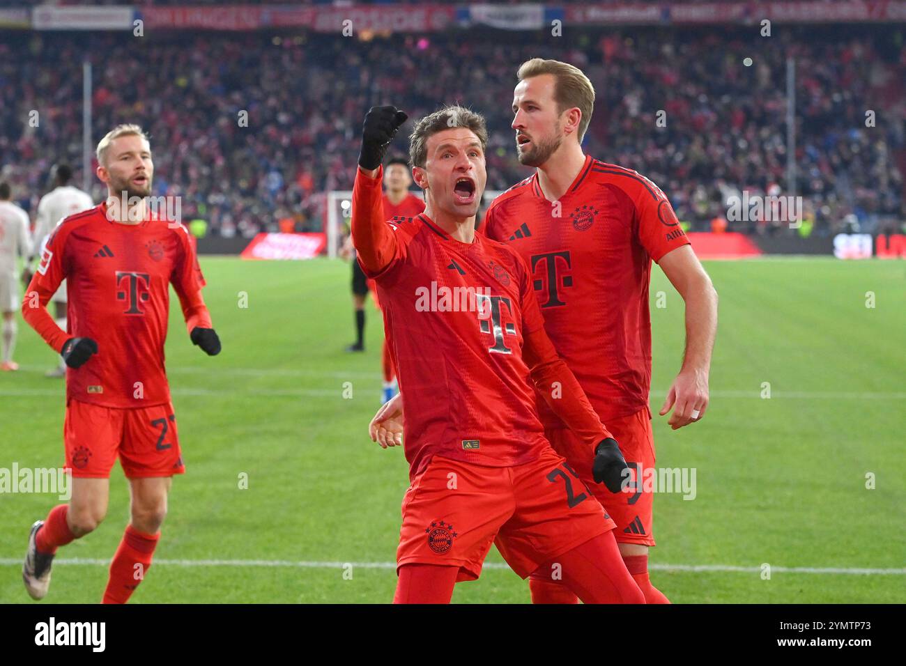 goaljubel Harry KANE (FC Bayern Munich, right), Thomas MUELLER (M?LLER ...