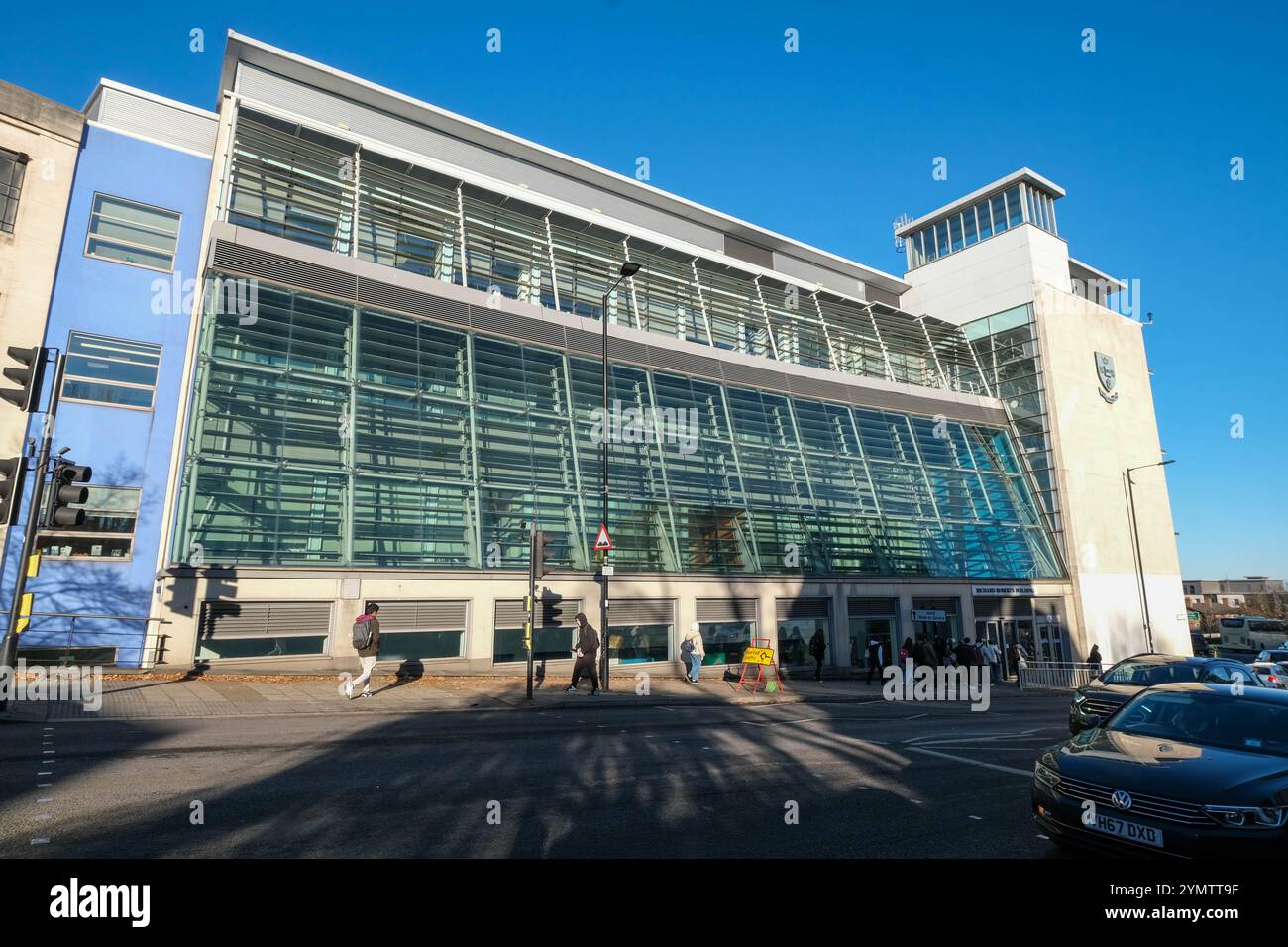 The information commons building sheffield hi-res stock photography and ...
