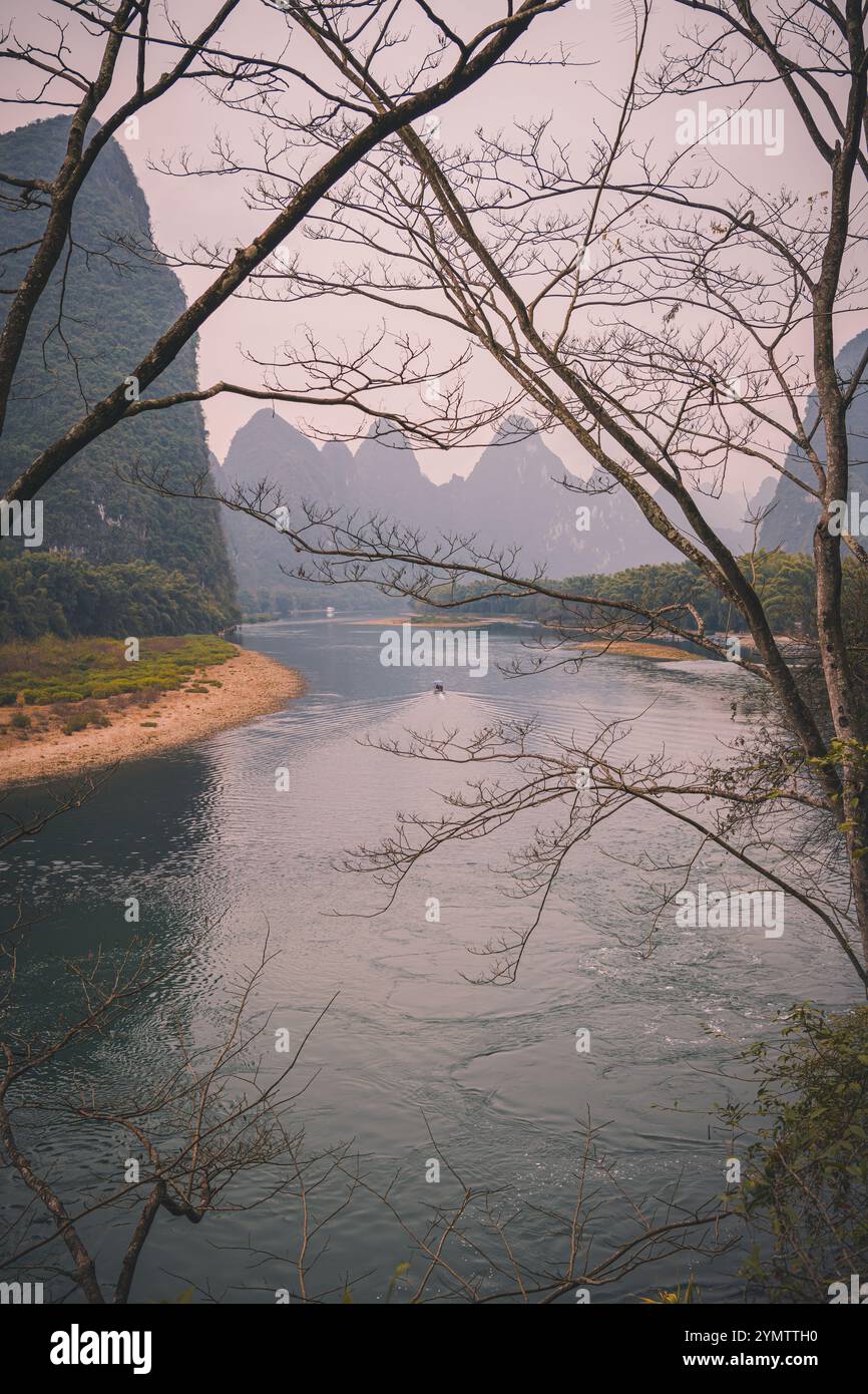 Mountains around guilin china hi-res stock photography and images - Alamy