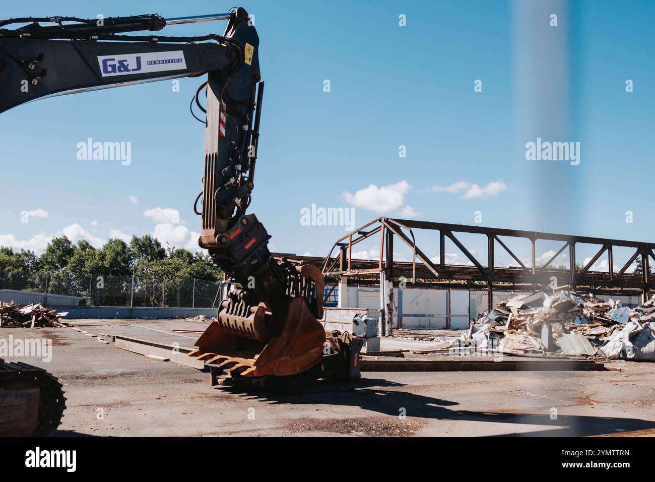 Newcastle UK: 8th July 2024: Scotswood Road car showroom demolition ...