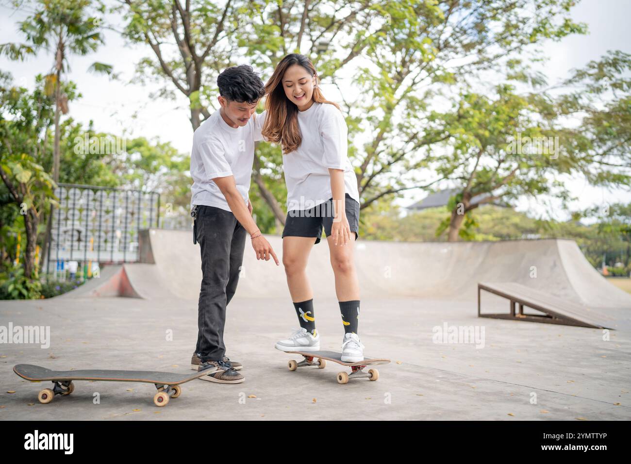 Skateboarding performance hi-res stock photography and images - Alamy