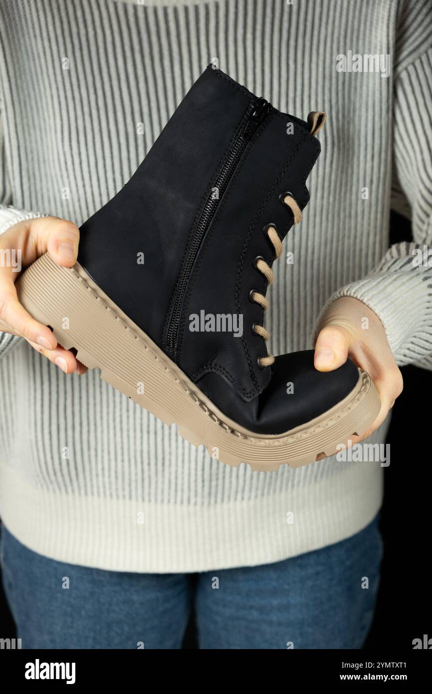 Flexion and extension of the boot, excellent flexibility of the sole of ...