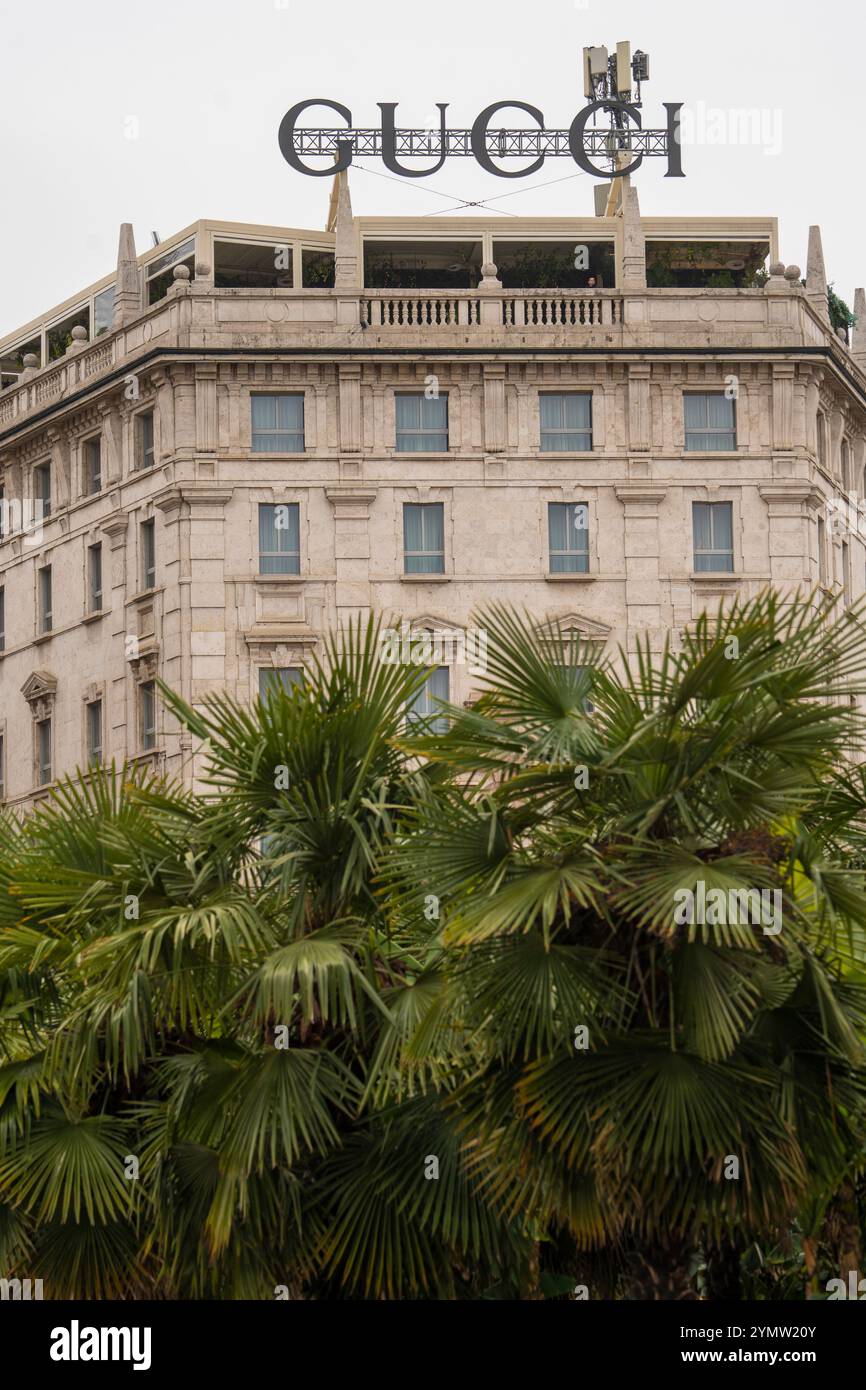 Gucci shop in the Duomo Cathedral Square in Milan. Gucci advertising on ...