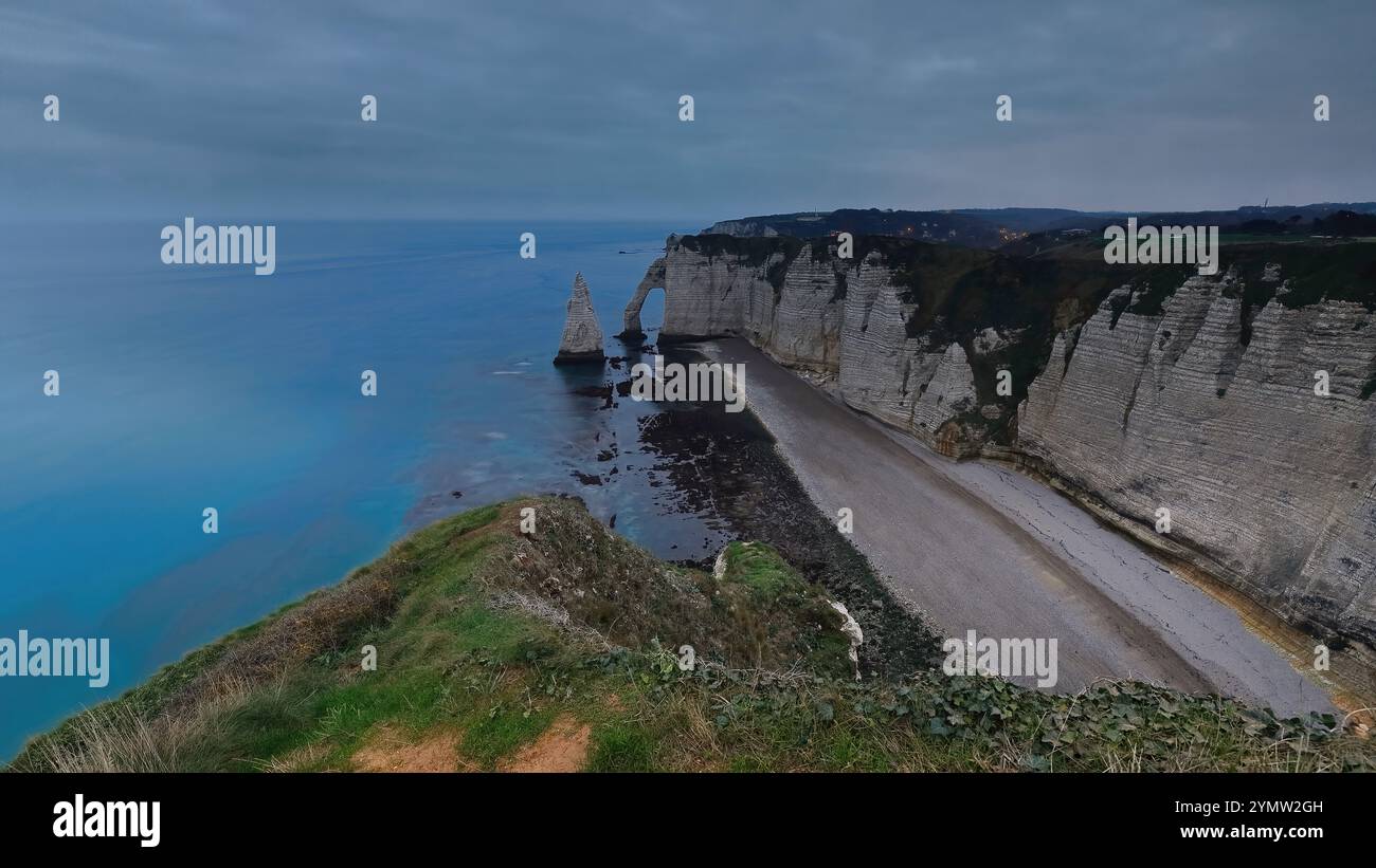 Arche de la manneporte arch hi-res stock photography and images - Alamy
