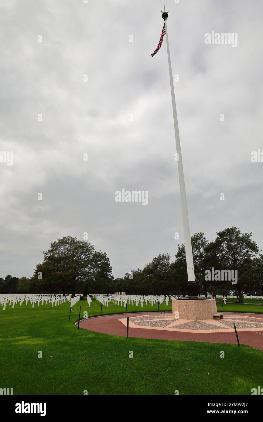 Flagpole alignment hi-res stock photography and images - Alamy