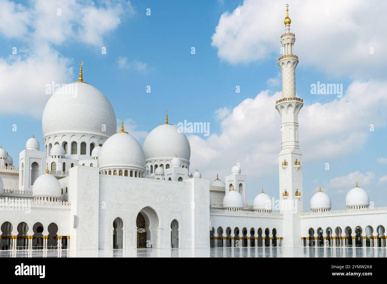 Abu Dhabi, UAE - January 4, 2024: The stunning Sheikh Zayed Grand ...