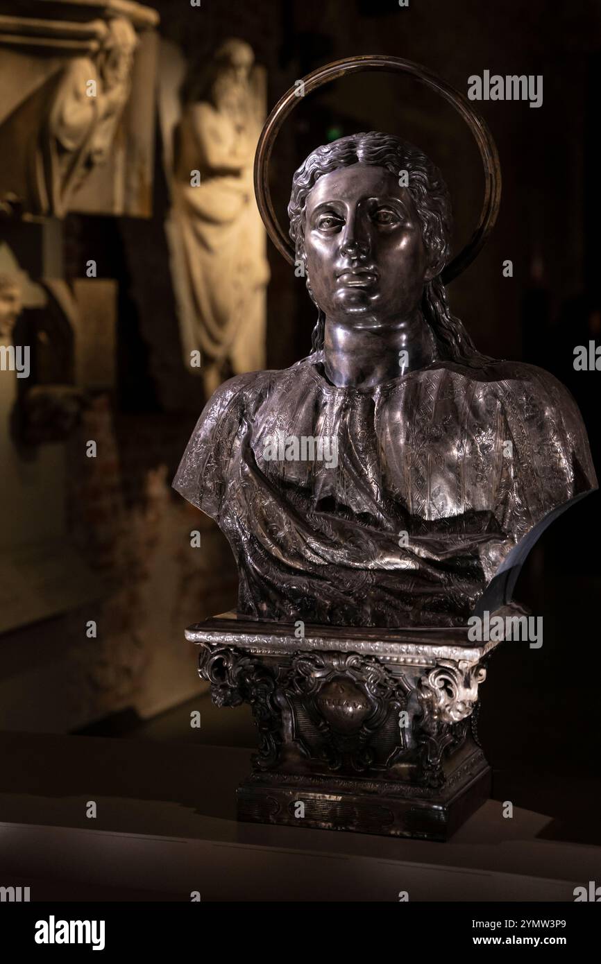 Statues and sculptures Inside Grande Museo del Duomo di Milano ( Great ...