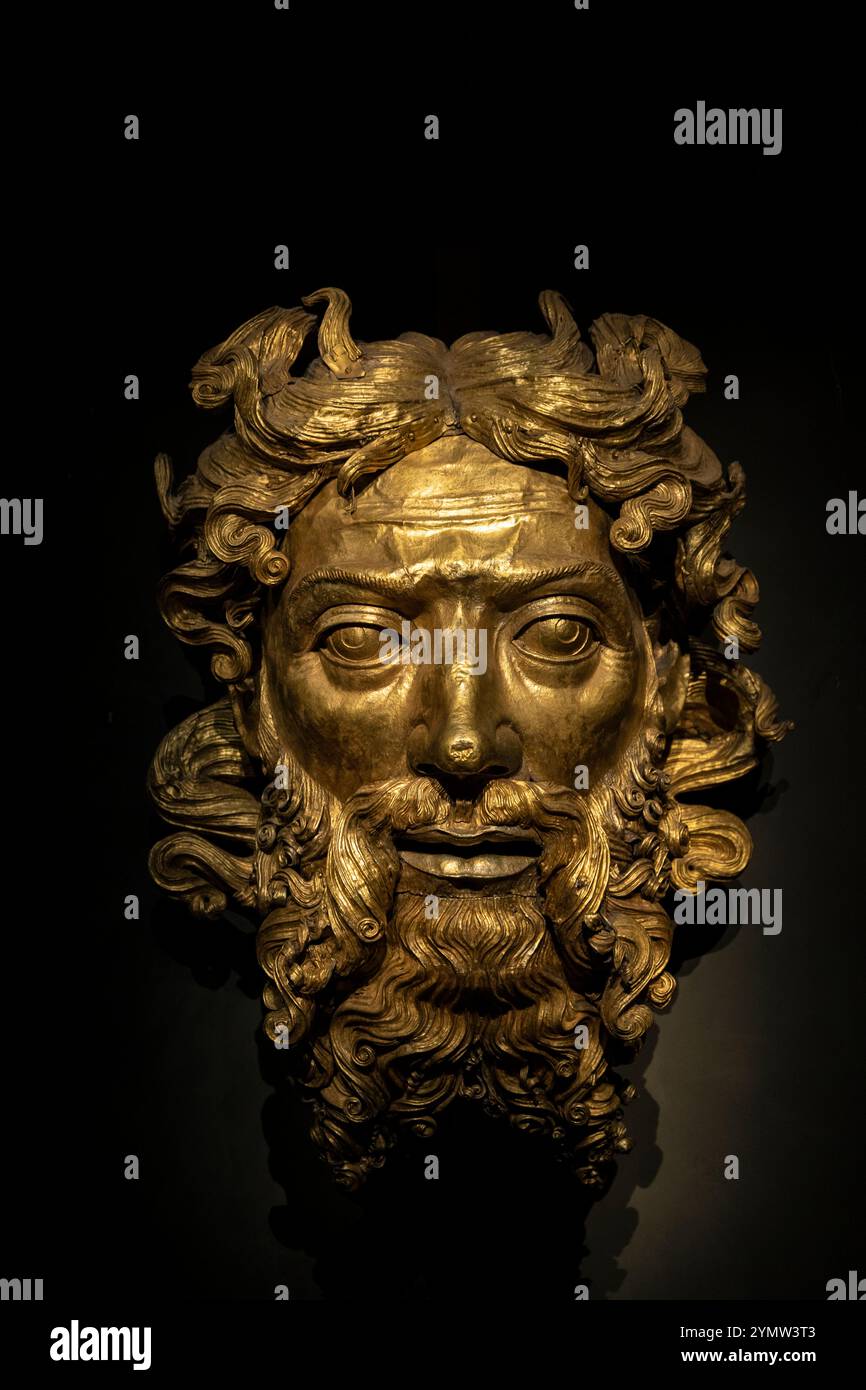 Statues and sculptures Inside Grande Museo del Duomo di Milano ( Great ...