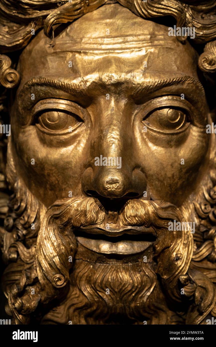 Statues and sculptures Inside Grande Museo del Duomo di Milano ( Great ...