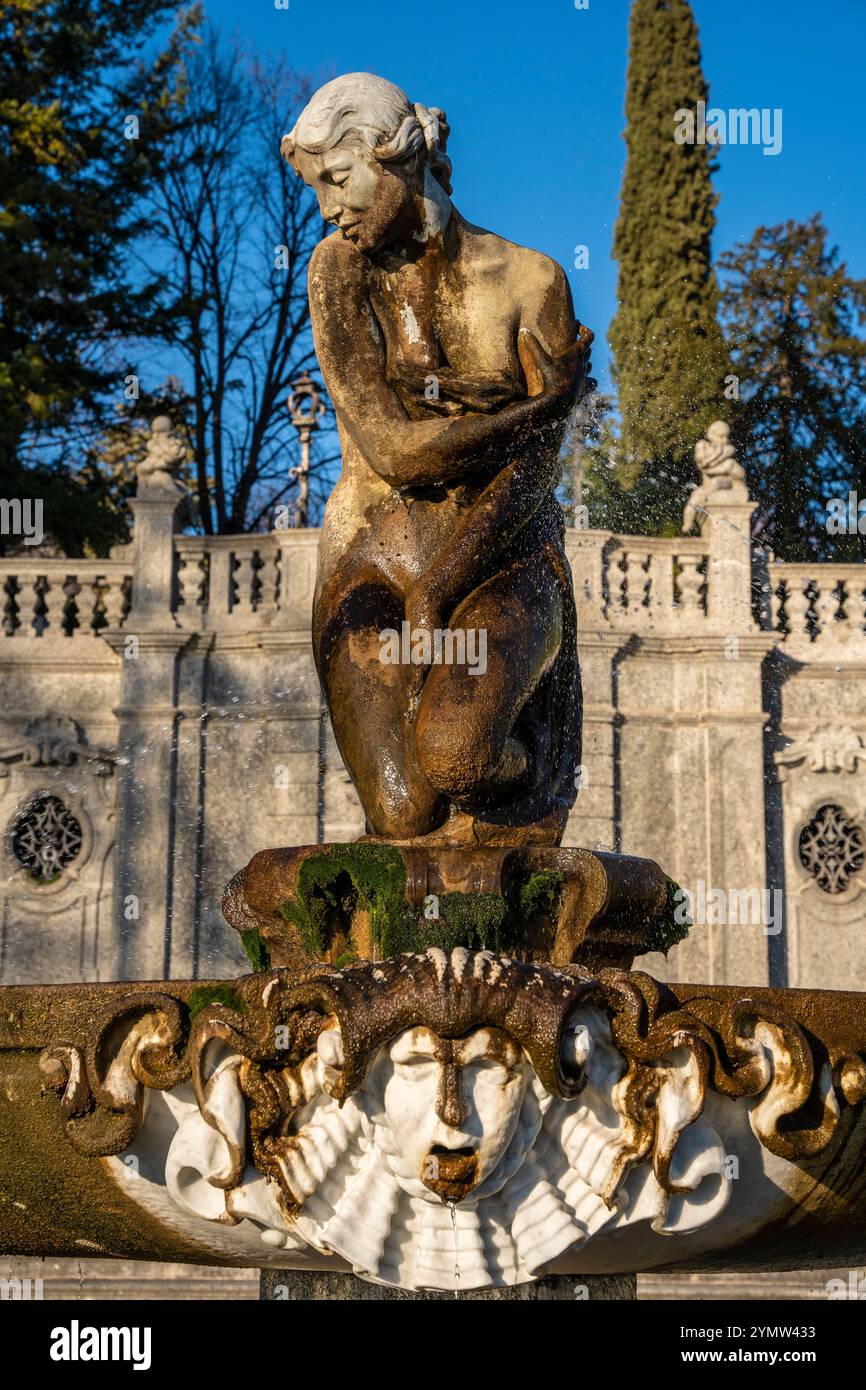 Details of Fountain, Statue and steps in Teresio Olivelli Park ...