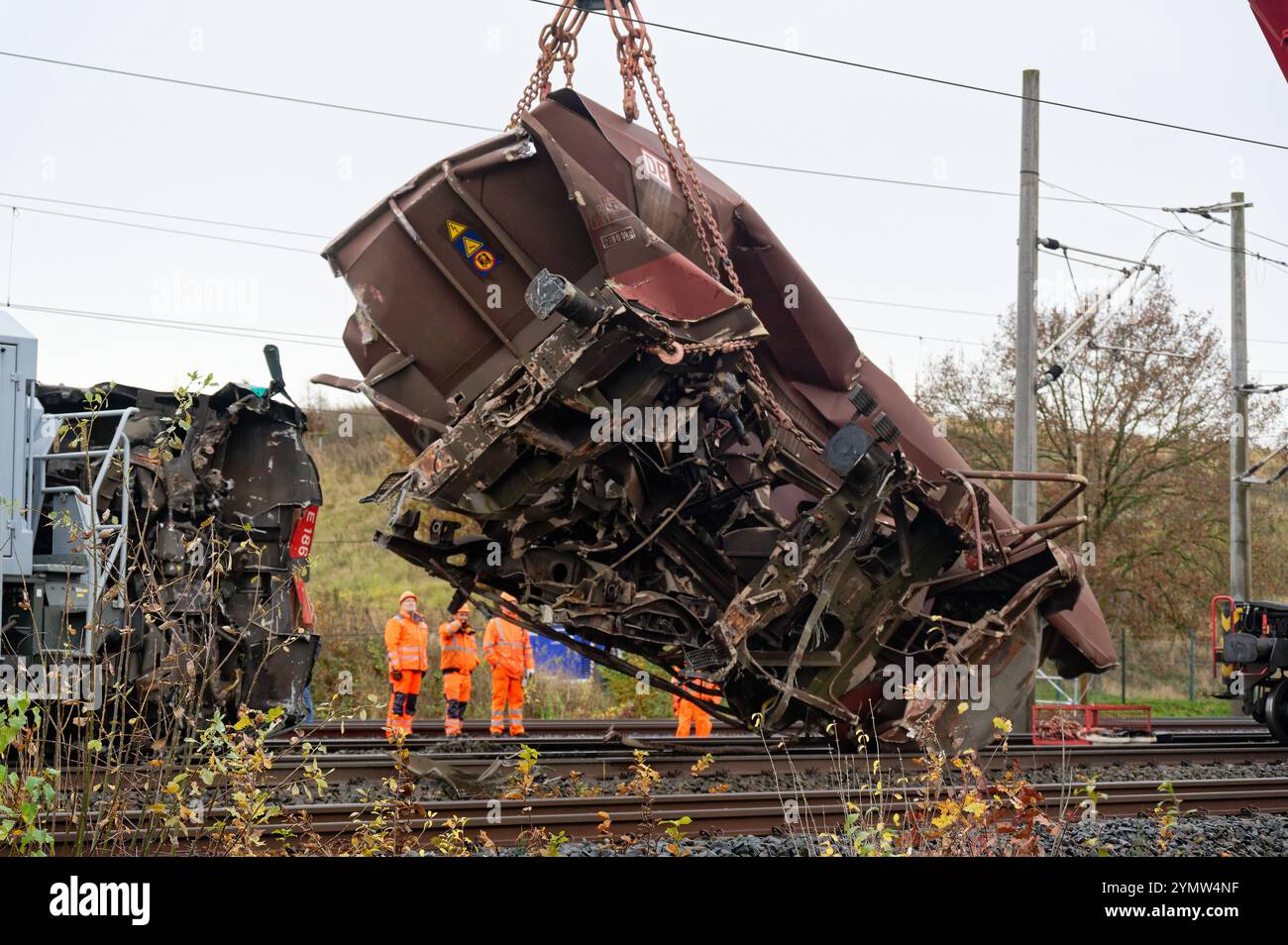 23 November 2024, North Rhine-Westphalia, Kerpen: A destroyed wagon is ...