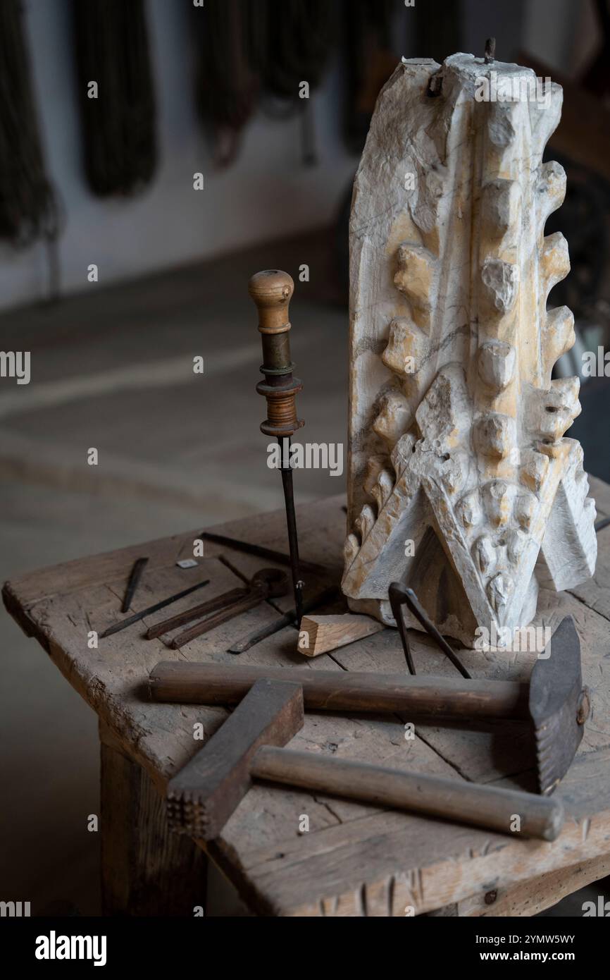 Ancient tools used in ancient hi-res stock photography and images - Alamy