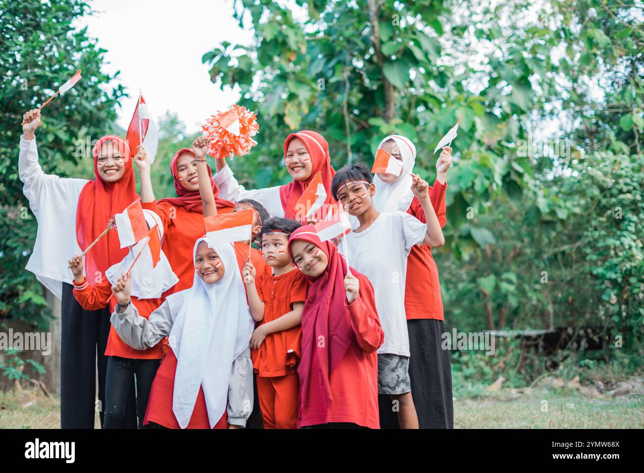 groups of young women and men to celebrate Indonesia's independence day ...
