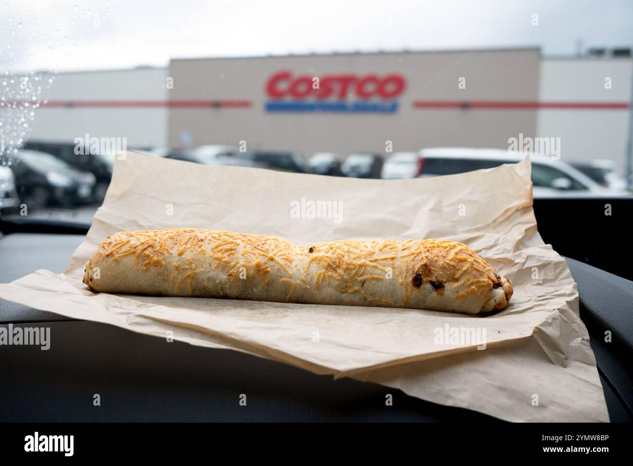 Costco customer hi-res stock photography and images - Alamy