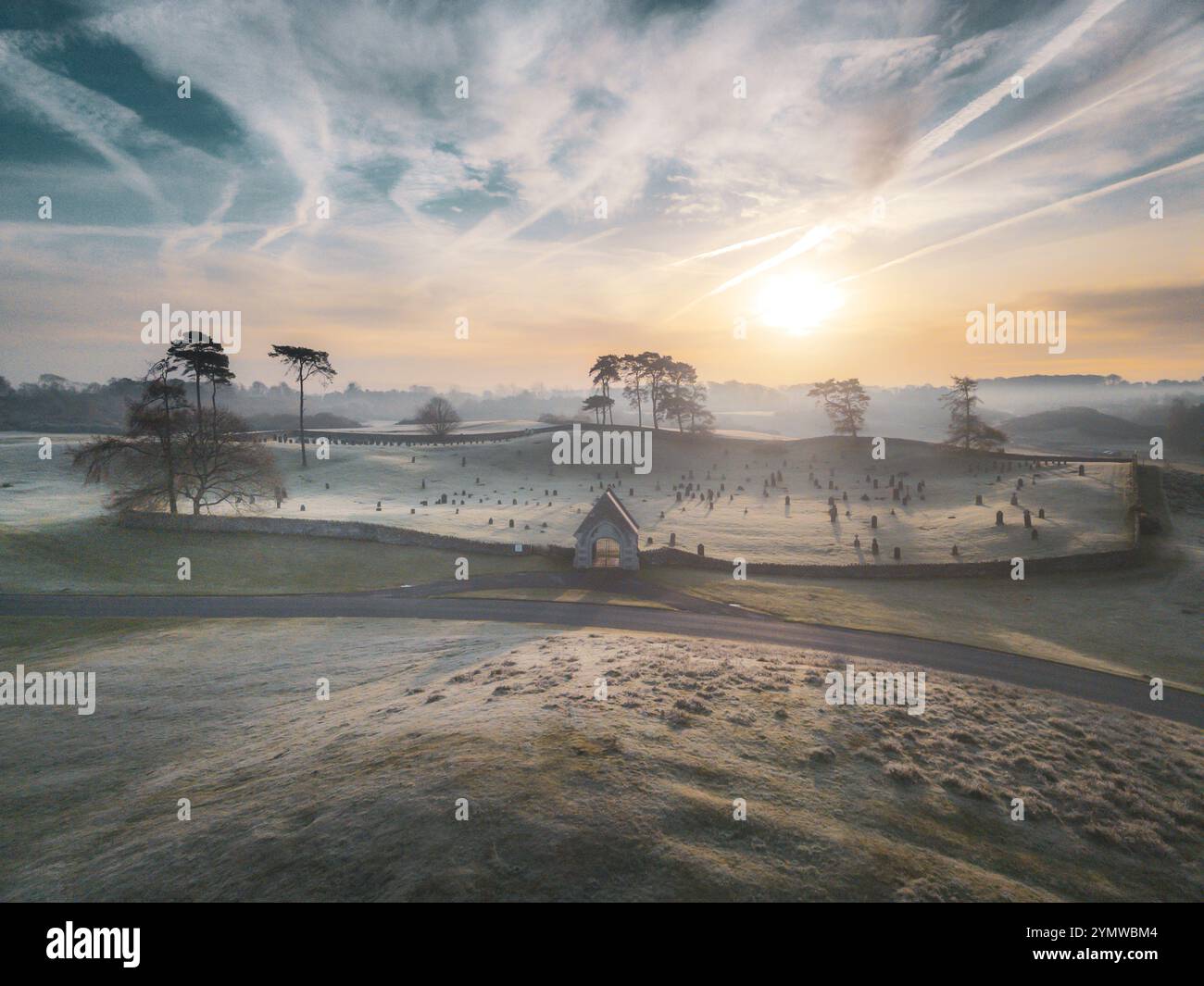 Frosty morning cemetery hi-res stock photography and images - Alamy