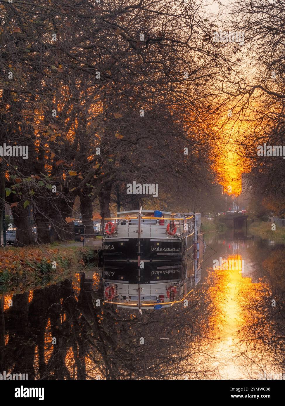 The autumn colours all gone but a beautiful sunset at the Grand Canal ...