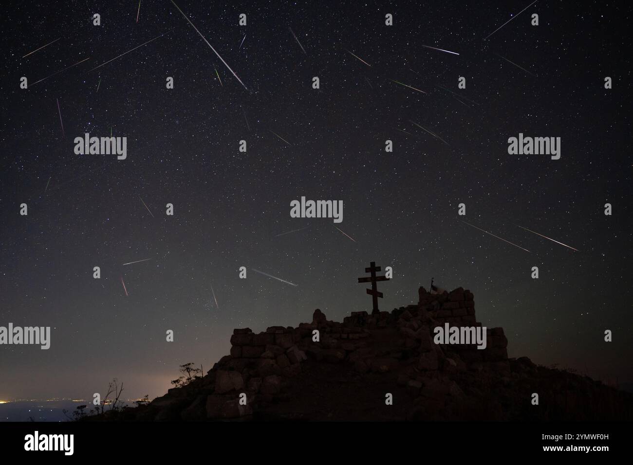 Beautiful scenery view of meteorite shower on starry sky in night, at ...