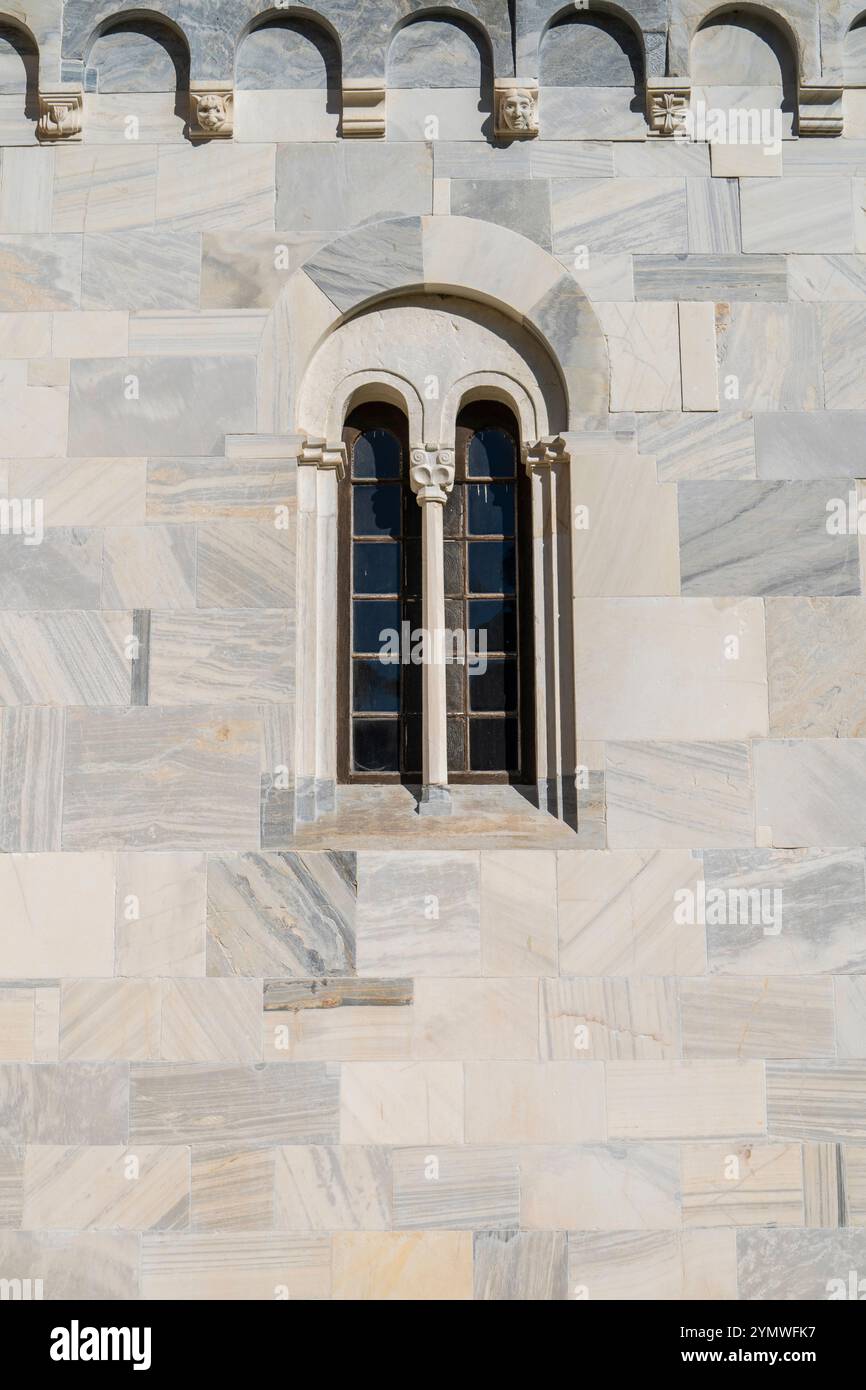 Sunlight on orthodox monastery hi-res stock photography and images - Alamy