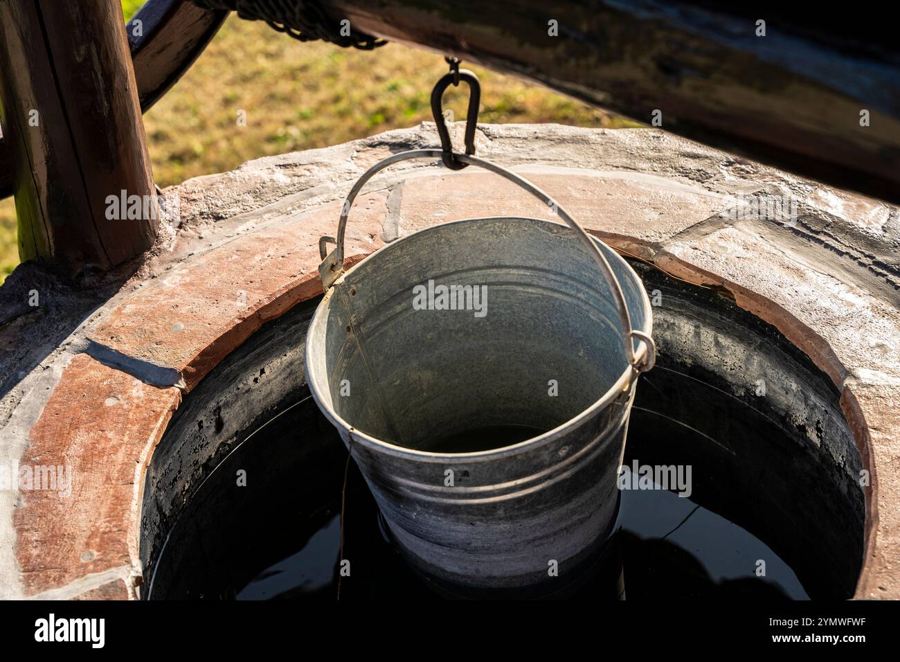 Well rope and hi-res stock photography and images - Alamy