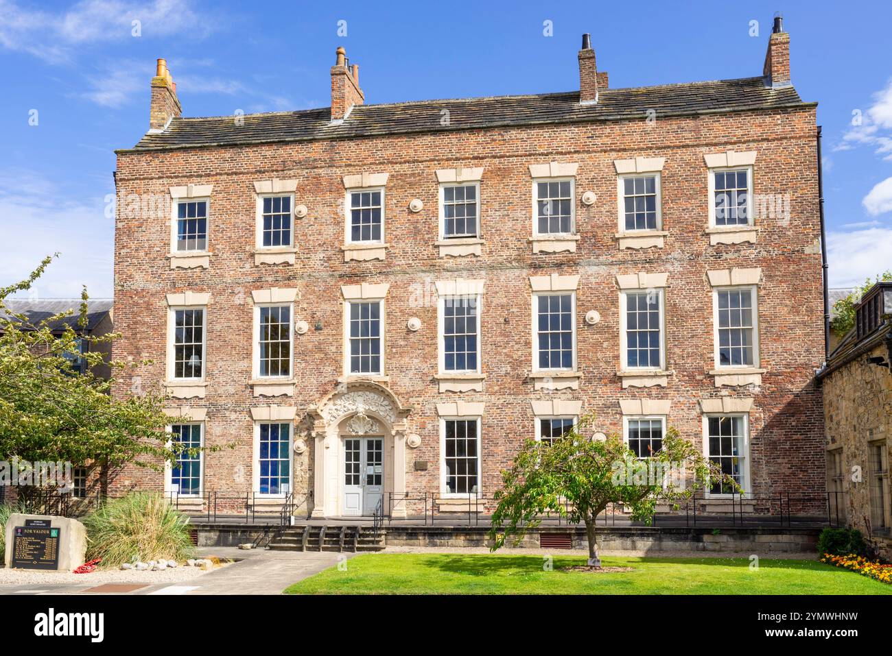 Durham university uk window hi-res stock photography and images - Alamy