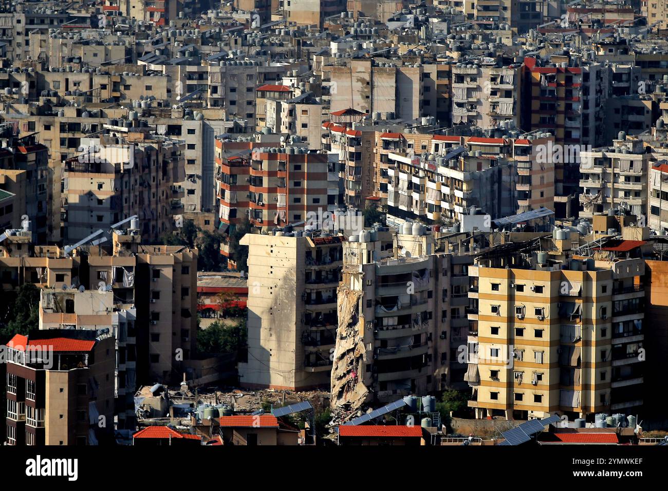Massive explosions in beirut hi-res stock photography and images - Alamy