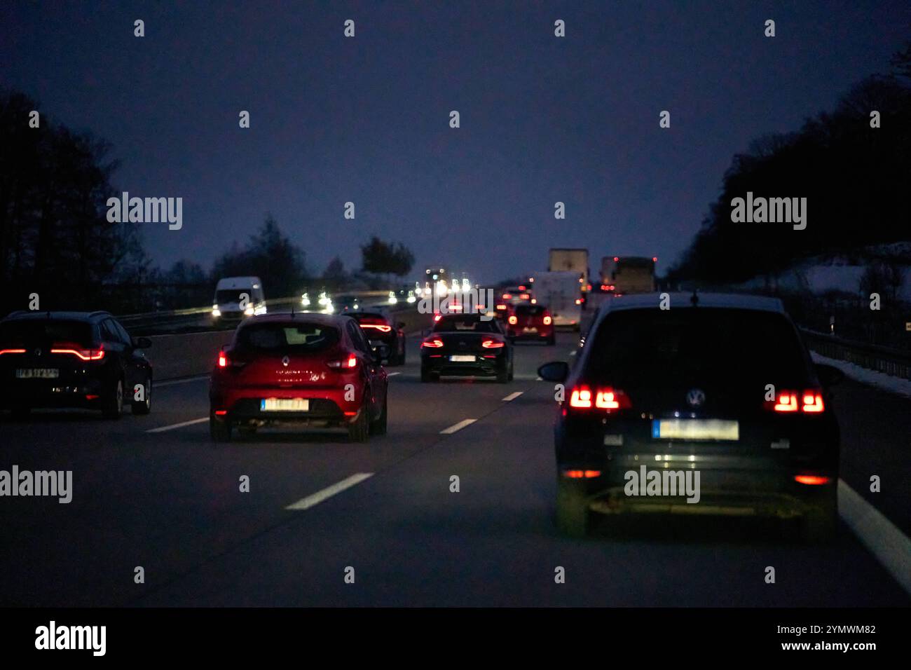 Nacht beleuchtete autobahn hi-res stock photography and images - Alamy