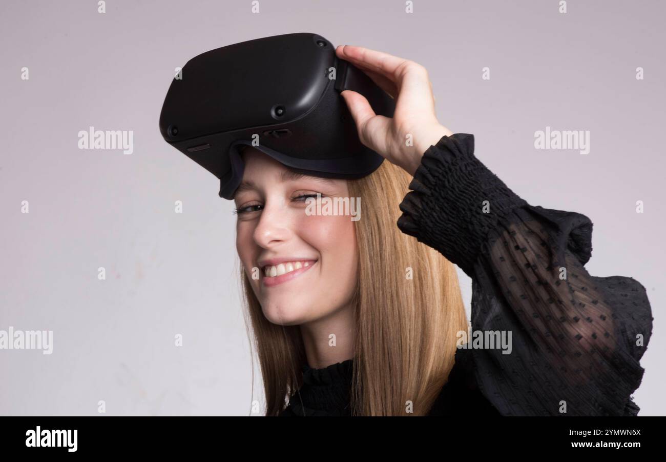 Virtual reality mapped and realized in eyeglasses Virtual reality mapped in eyeglasses Stock ...