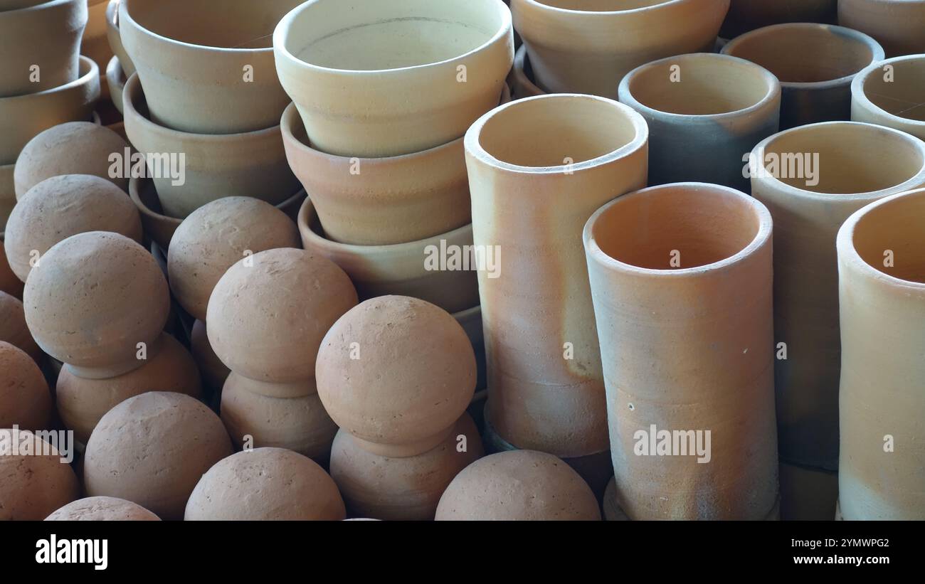 Pottery Shop. Clay Craft. Handcrafts from Oaxaca Stock Photo - Alamy